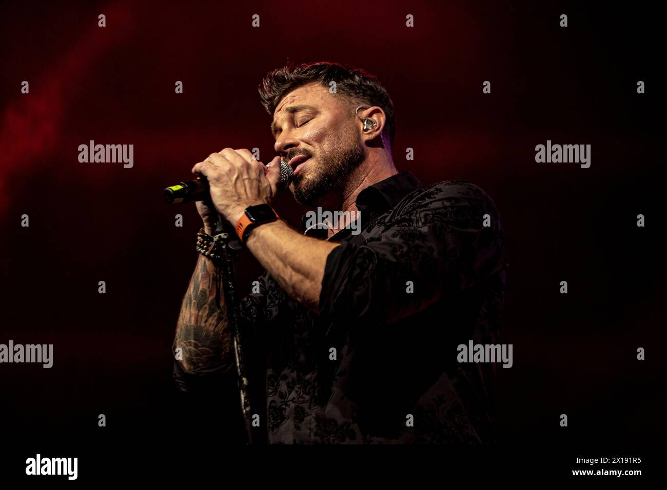 Duncan James (Blau) Konzert im Fabrique, Mailand, Italien 15. April ...