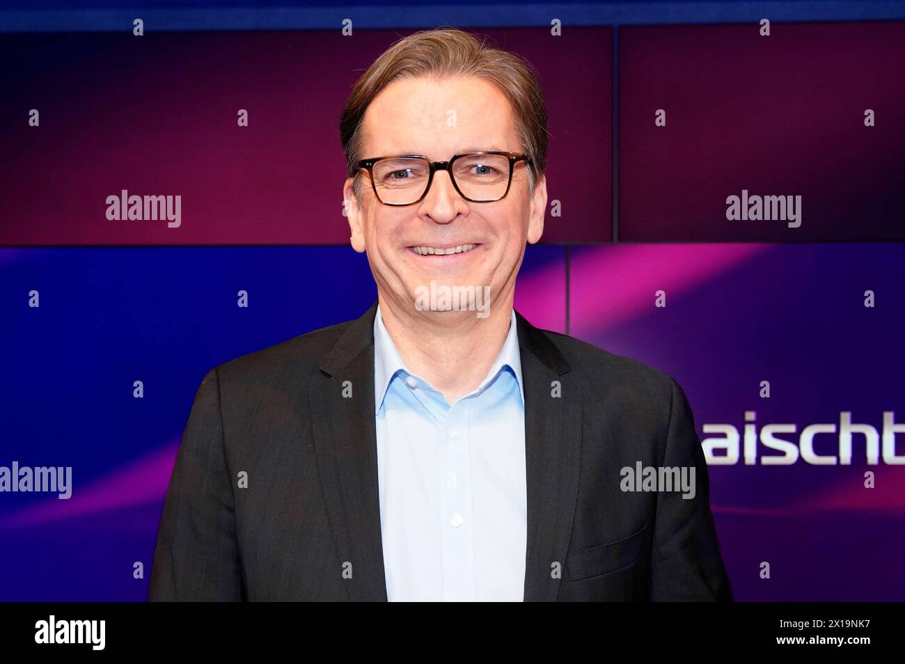 Claus Strunz in der ARD-Talkshow maischberger im Studio Berlin ...
