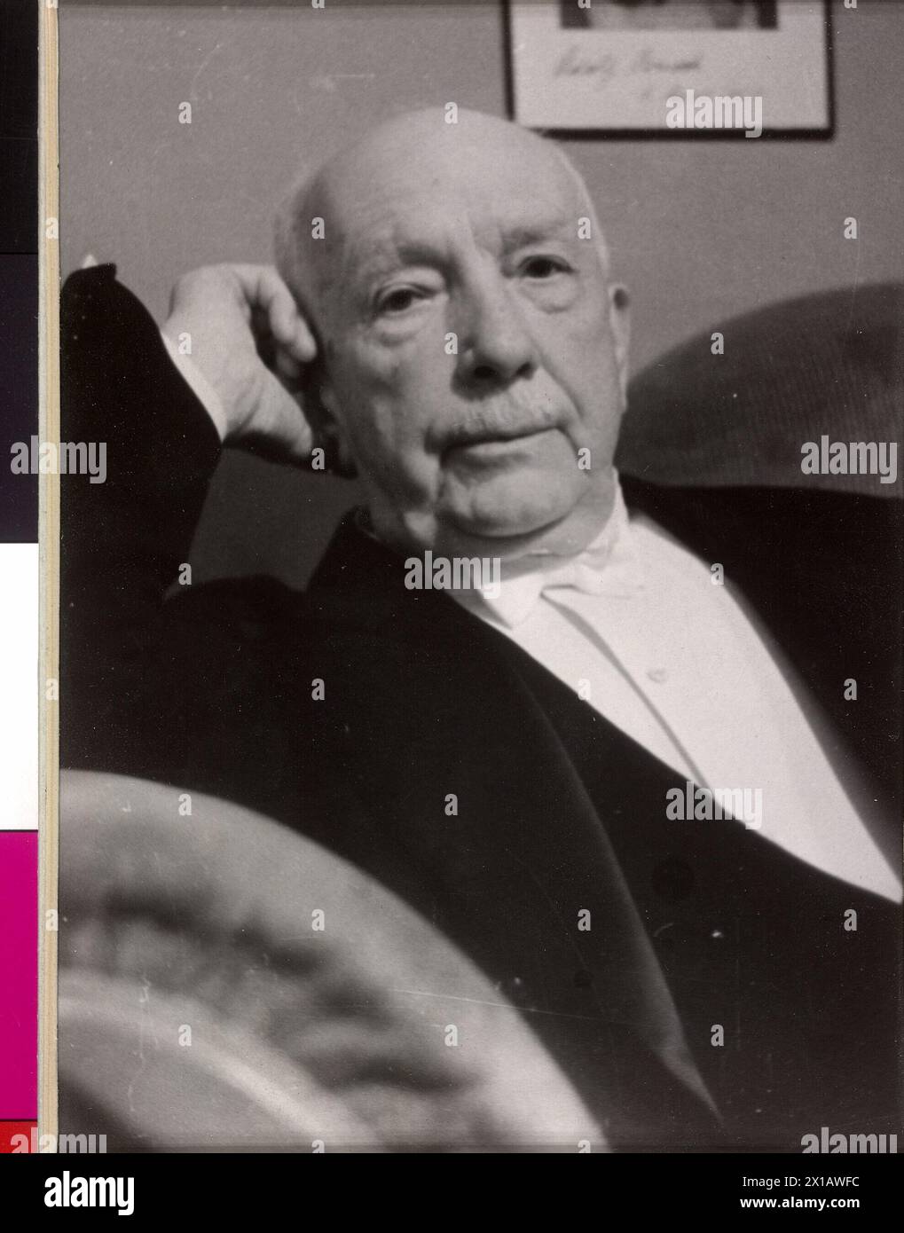Rechter oberarm -Fotos und -Bildmaterial in hoher Auflösung – Alamy