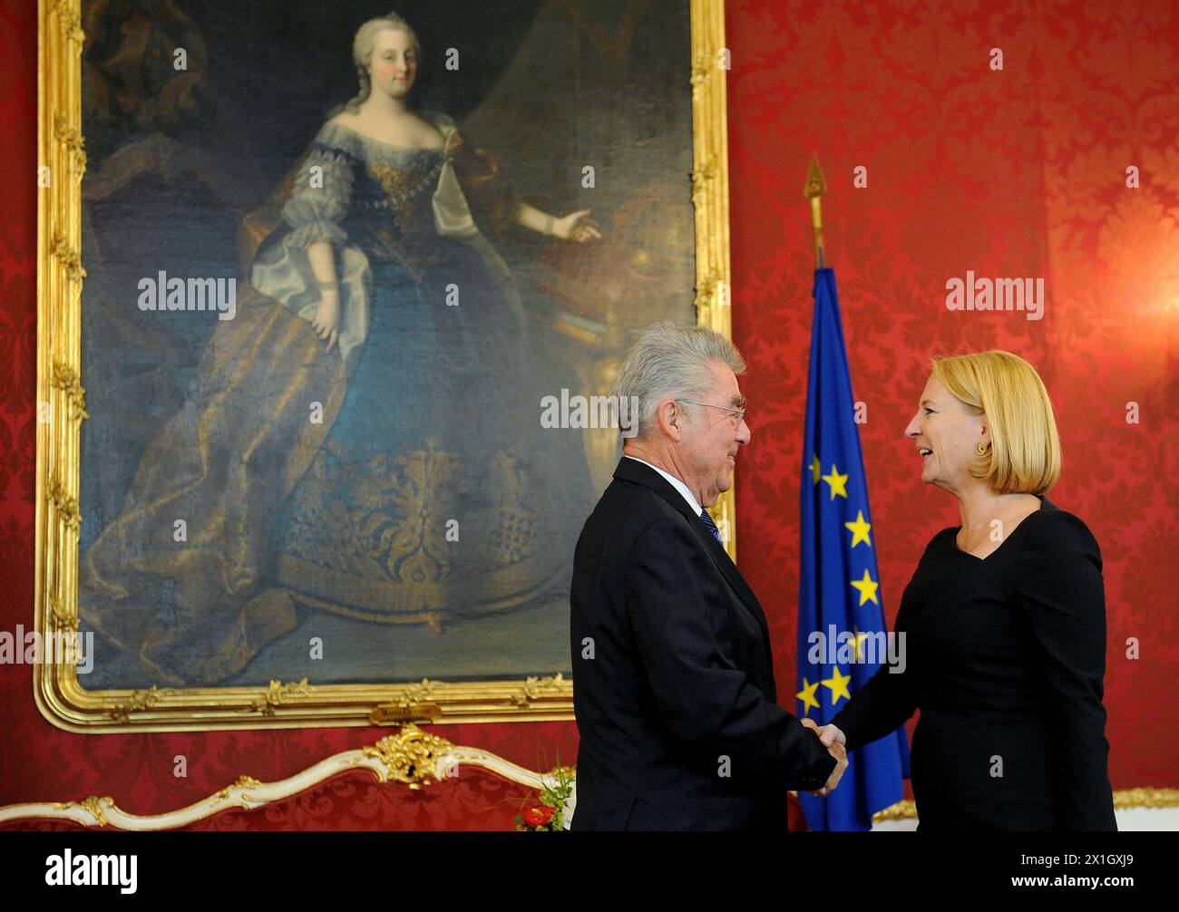 Bundesratsvorsitzende Doris Bures beim ersten offiziellen Besuch im Amt ...