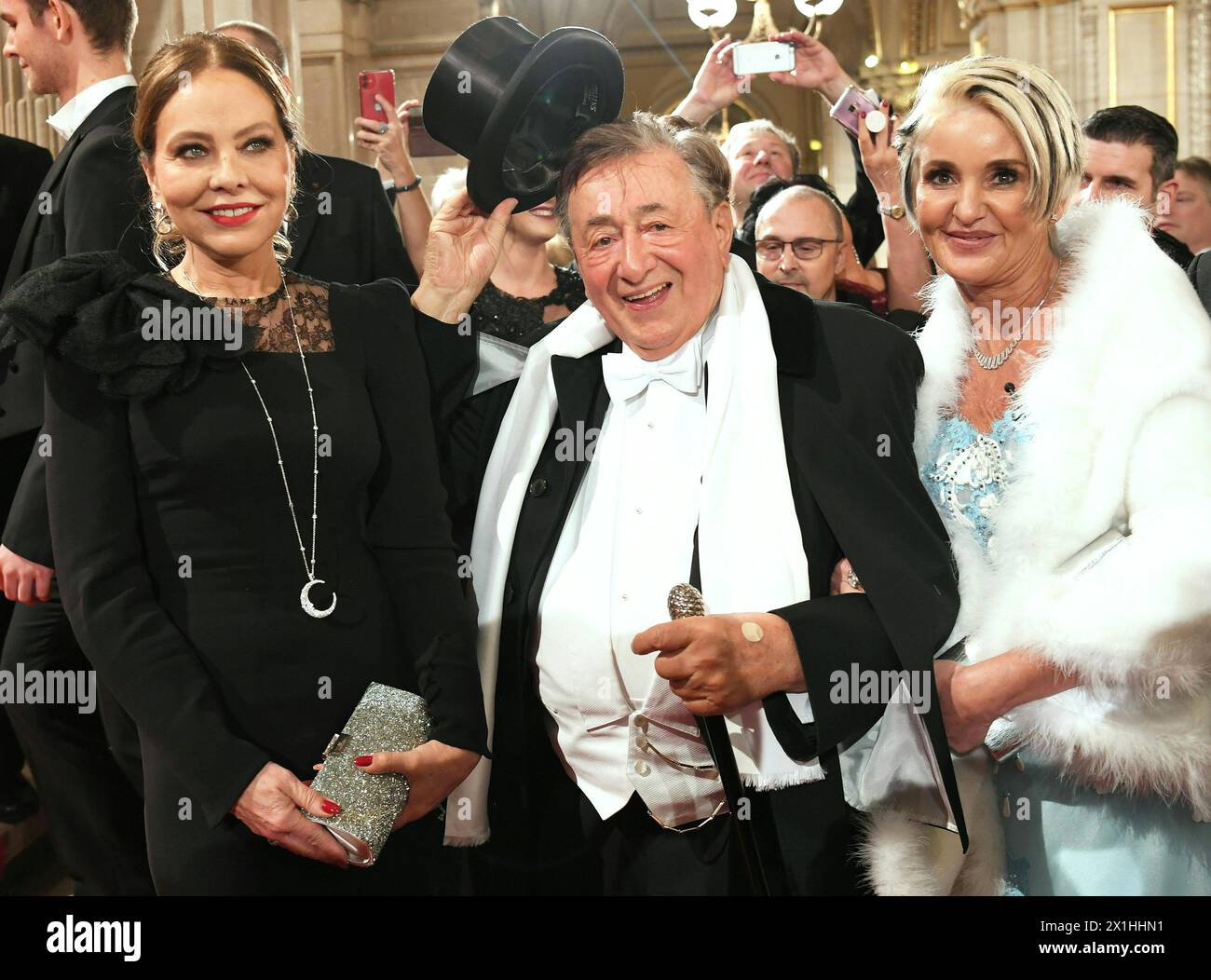 Ornella muti opera ball gast -Fotos und -Bildmaterial in hoher ...