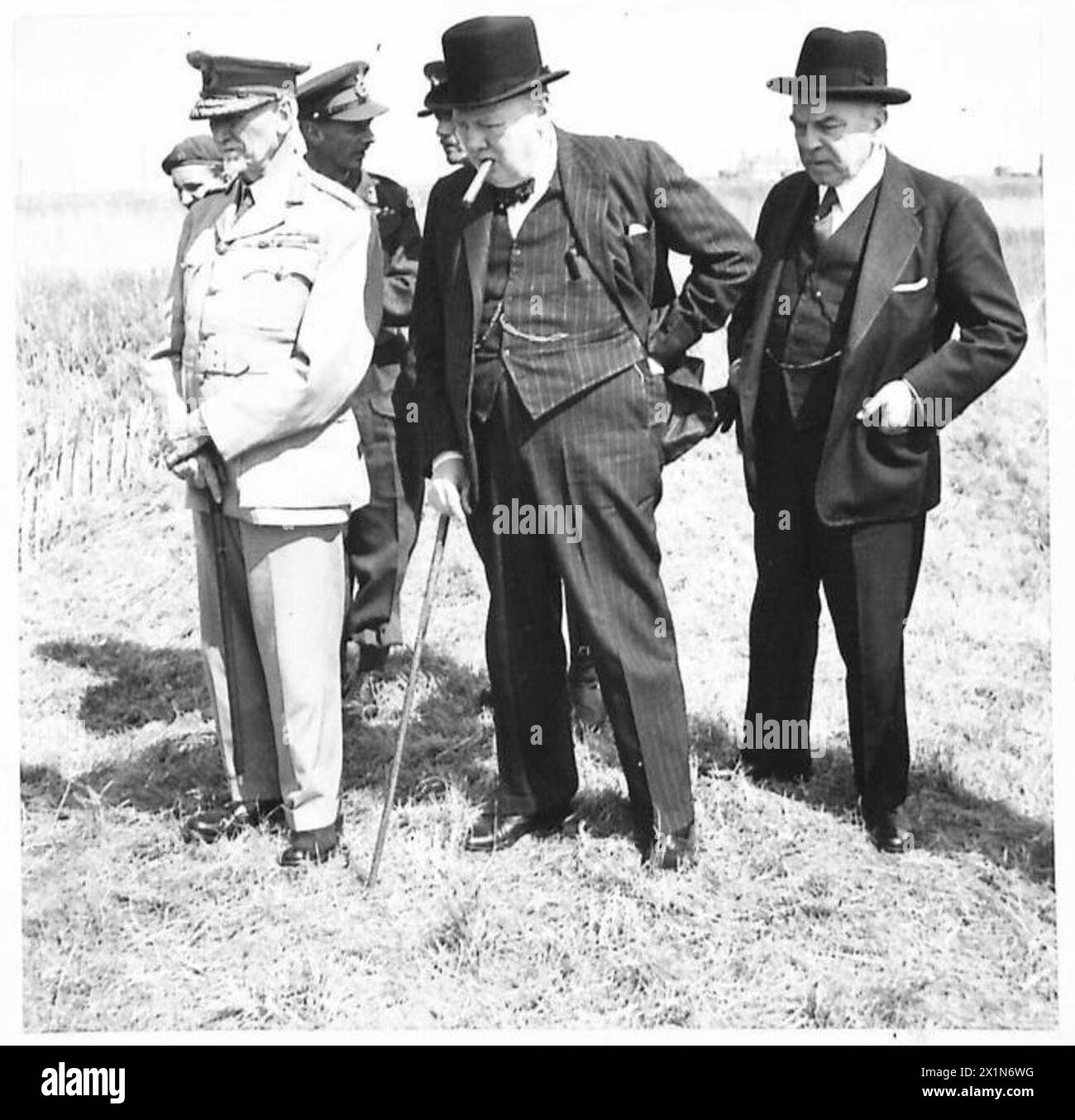 HERR CHURCHILL UND DER PREMIERMINISTER DES EMPIRE SEHEN DIE ...