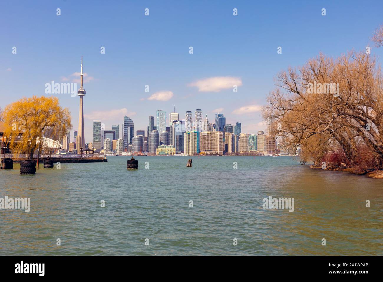 Die sich ständig verändernde Uferpromenade von Toronto. Besonders die ...