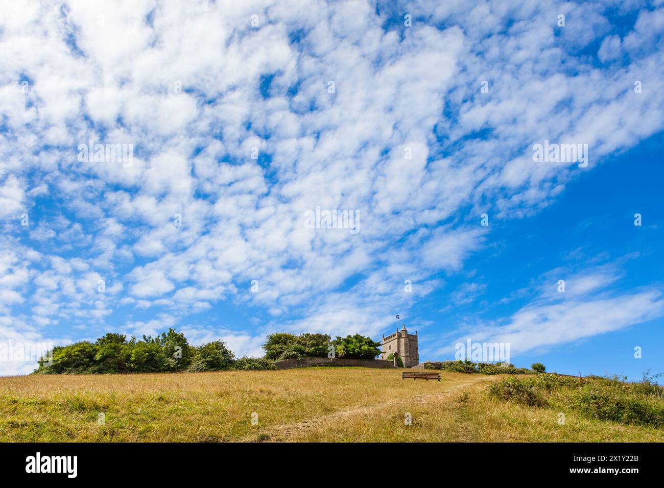 Uphill church -Fotos und -Bildmaterial in hoher Auflösung – Alamy