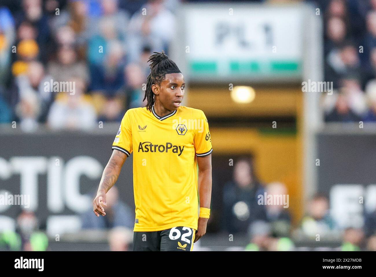 Wolverhampton, Großbritannien. April 2024. Tawanda Chirewa of Wolves ...