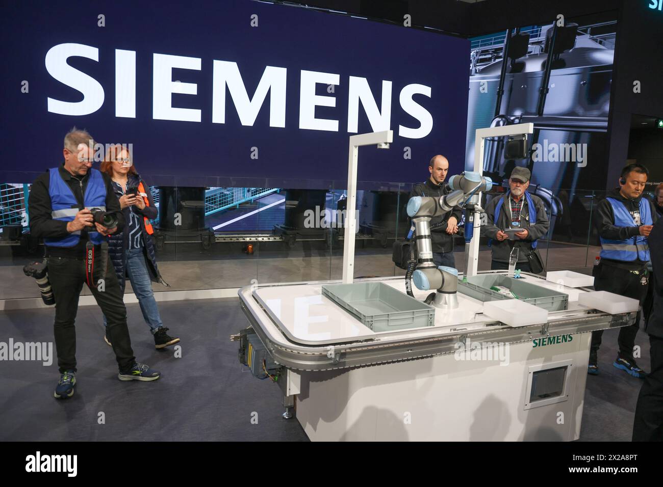 Hannover Messe Industrie 2024 DEU, Deutschland, Niedersachsen, Hannover, 21.04.2024: Presse ...