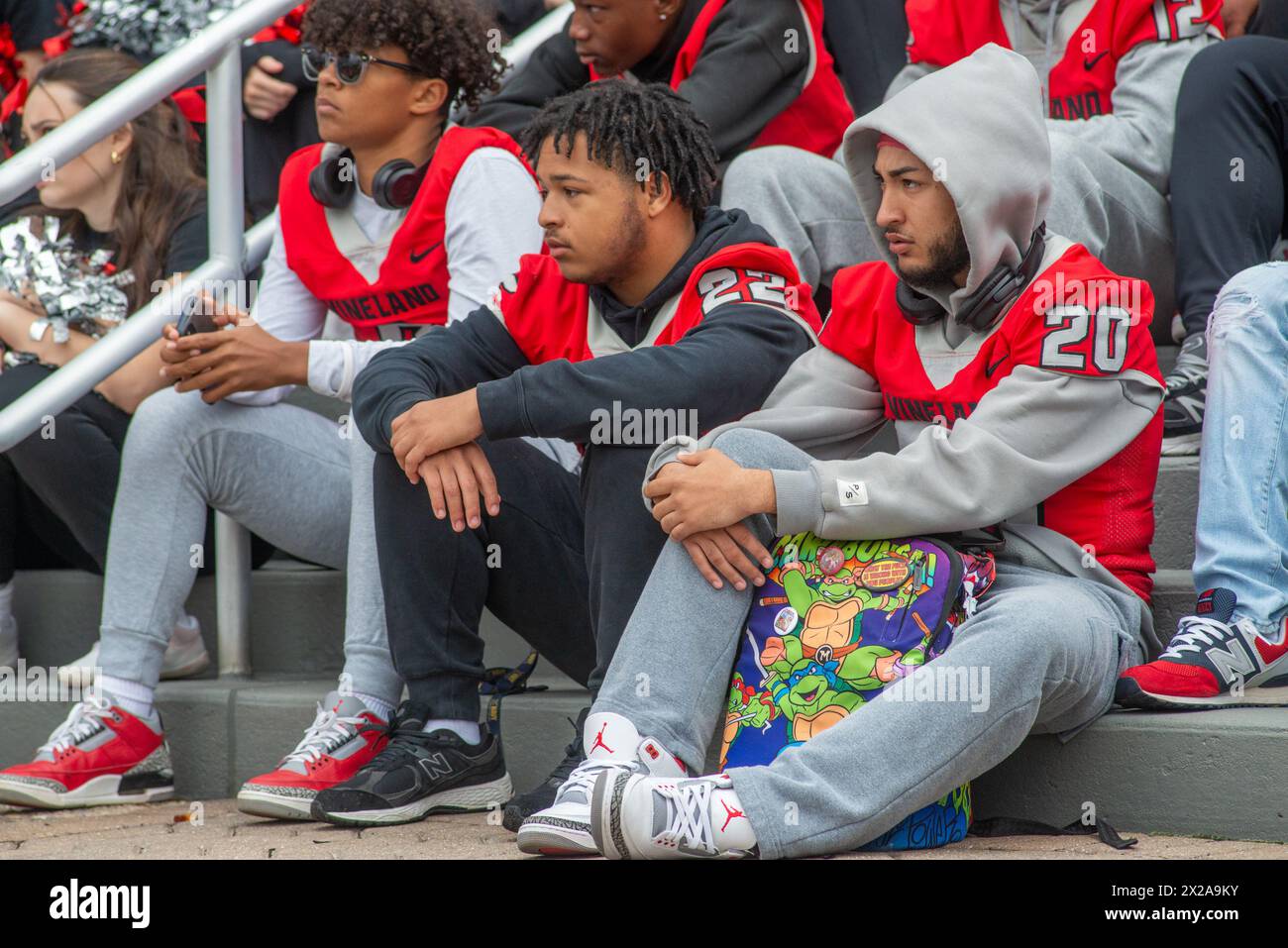 Vineland, Usa. April 2024. Die Spieler aus Vineland hören am Samstag ...