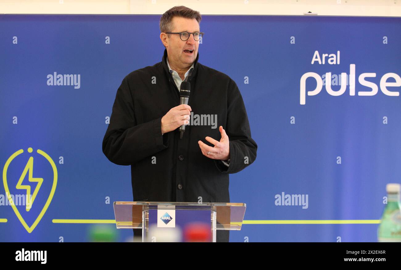 Eröffnung der neuen LKW-E-Ladestation auf der Aral-Tankstelle an der ...