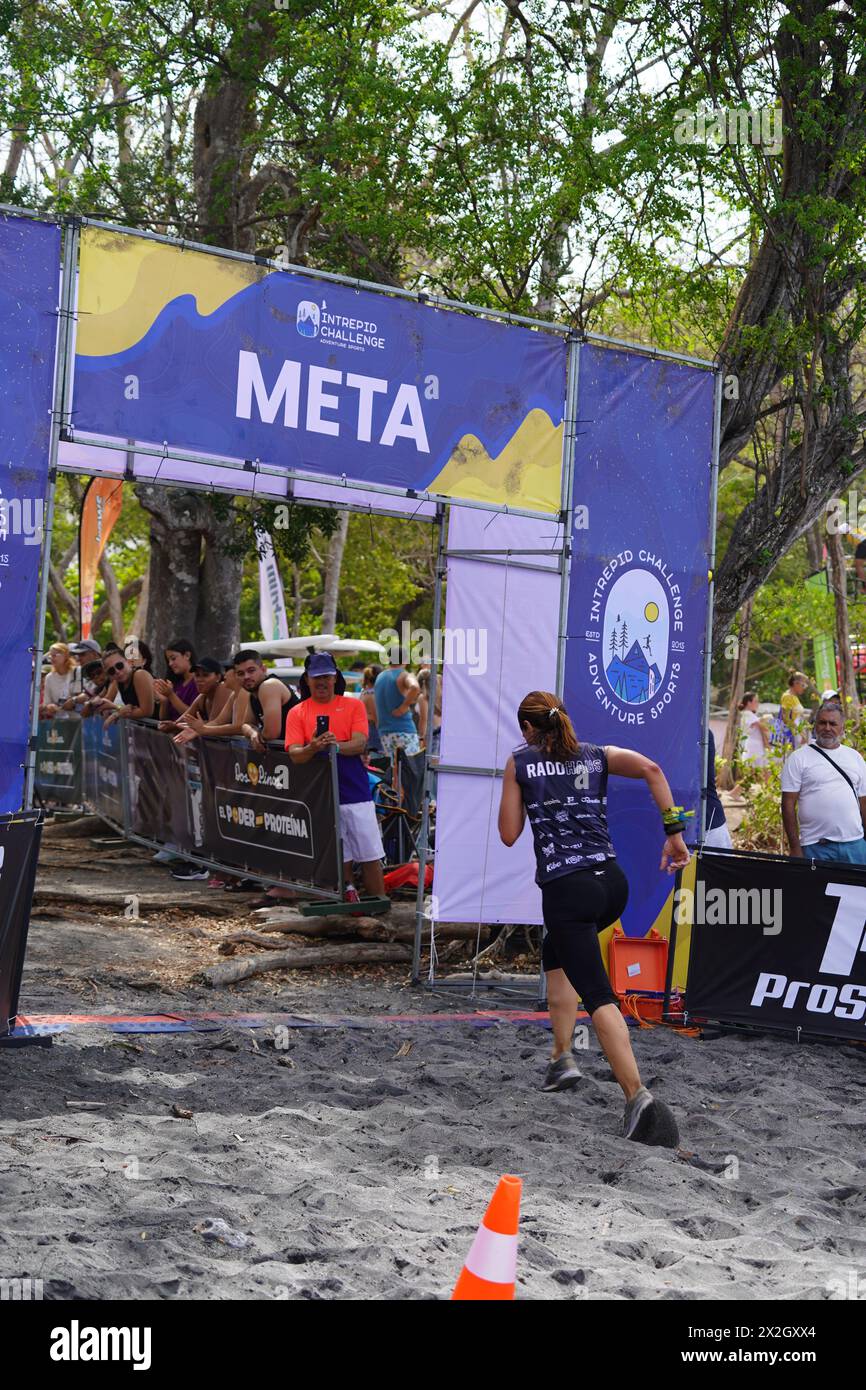 Guanacaste, Costa Rica: 04 20 2024: Unerschrockenes Rennen, Spartan ...