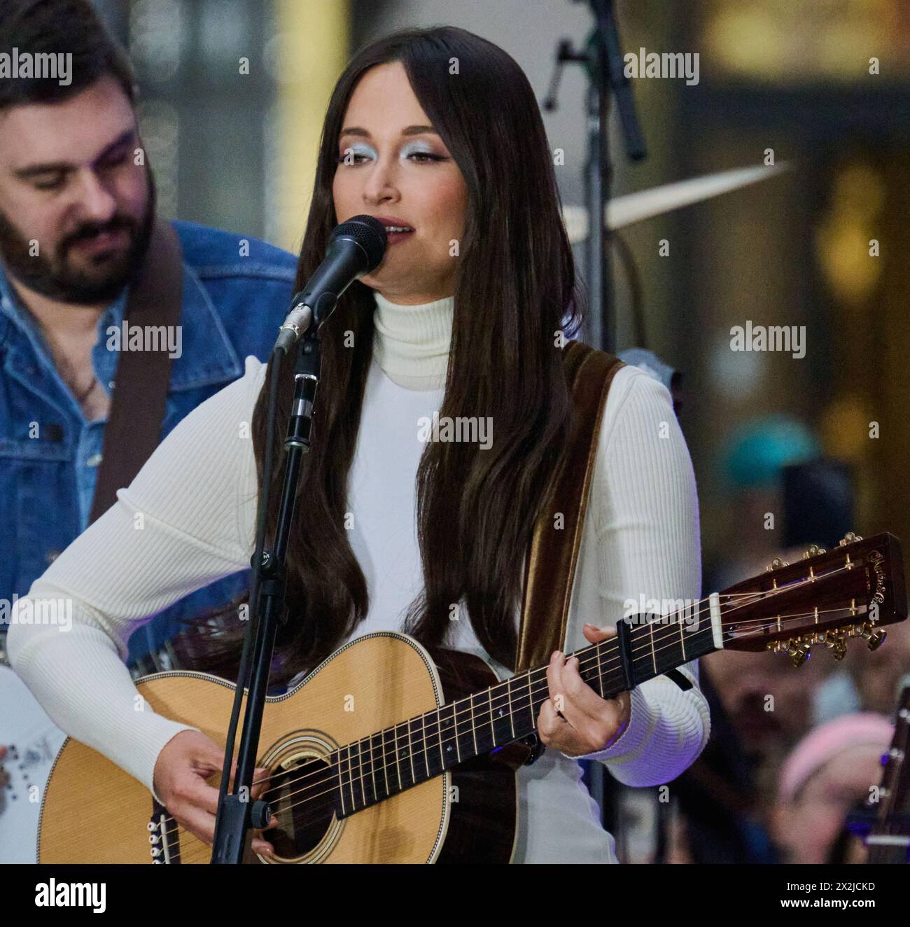 NEW YORK, NY, USA - 15. MÄRZ 2024: Kacey Musgraves tritt in der „Today ...
