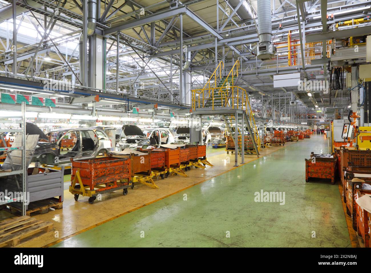 Assembly line lada car factory -Fotos und -Bildmaterial in hoher ...