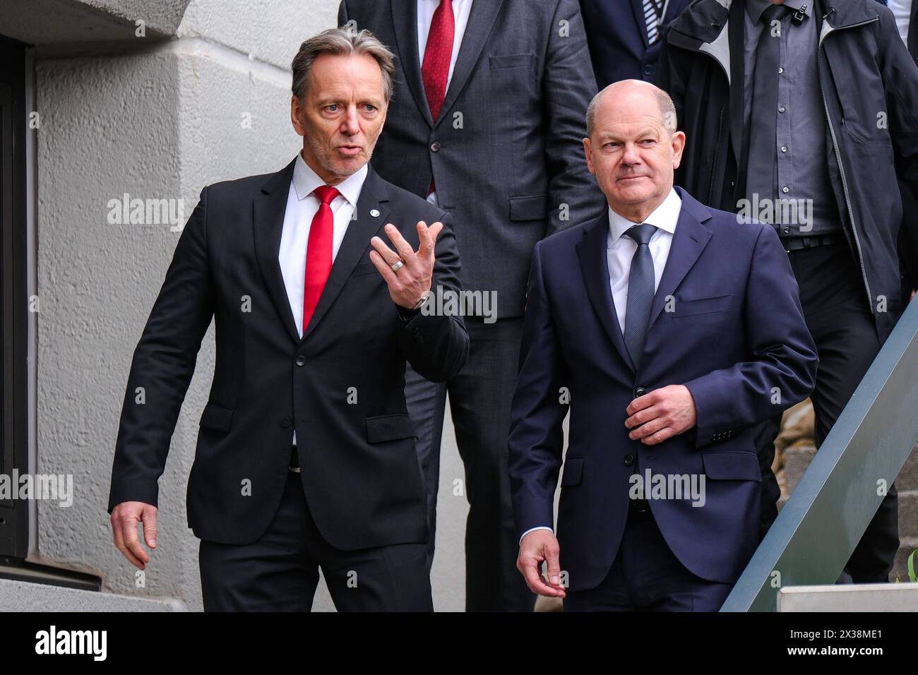 Wiesbaden Bundeskanzler Olaf Scholz besucht das Bundeskriminalamt BKA, Wiesbaden, 25.04.2024 ...