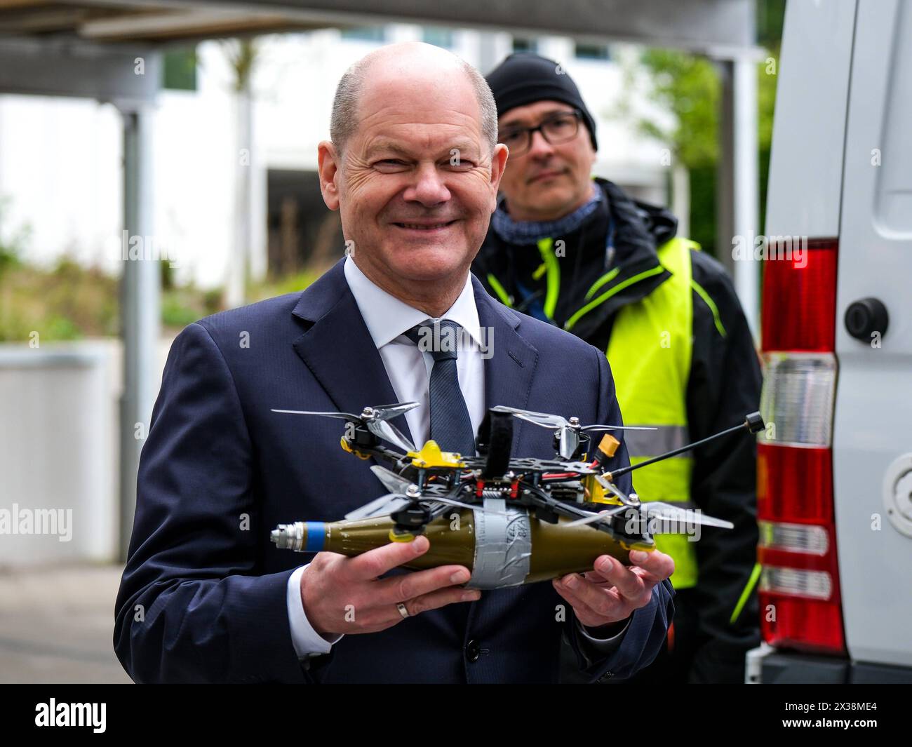 Wiesbaden Bundeskanzler Olaf Scholz besucht das Bundeskriminalamt BKA, Wiesbaden, 25.04.2024 ...