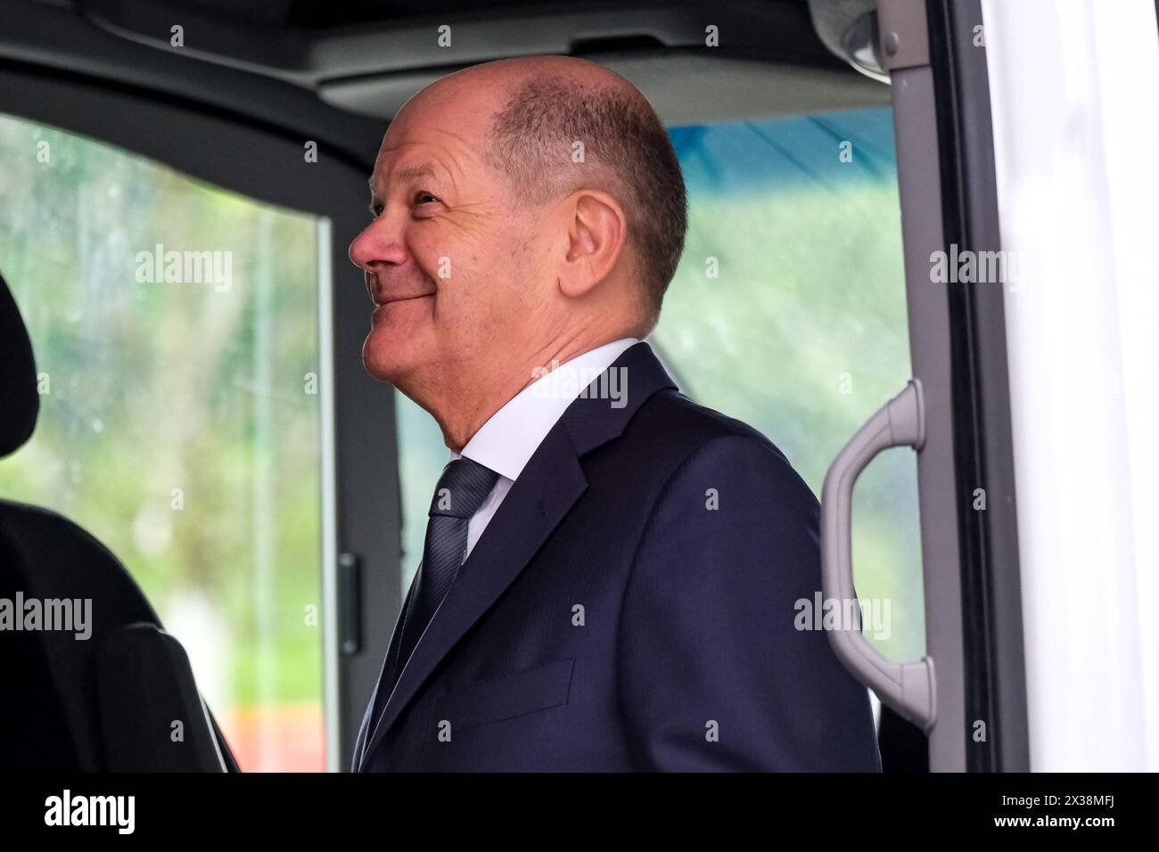 Wiesbaden Bundeskanzler Olaf Scholz besucht das Bundeskriminalamt BKA, Wiesbaden, 25.04.2024 ...