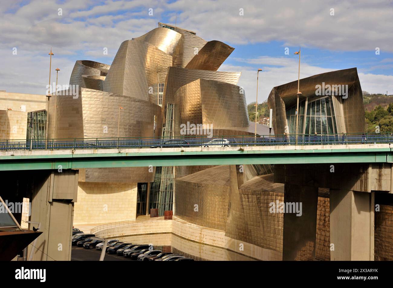 Architektur frank gehry -Fotos und -Bildmaterial in hoher Auflösung – Alamy