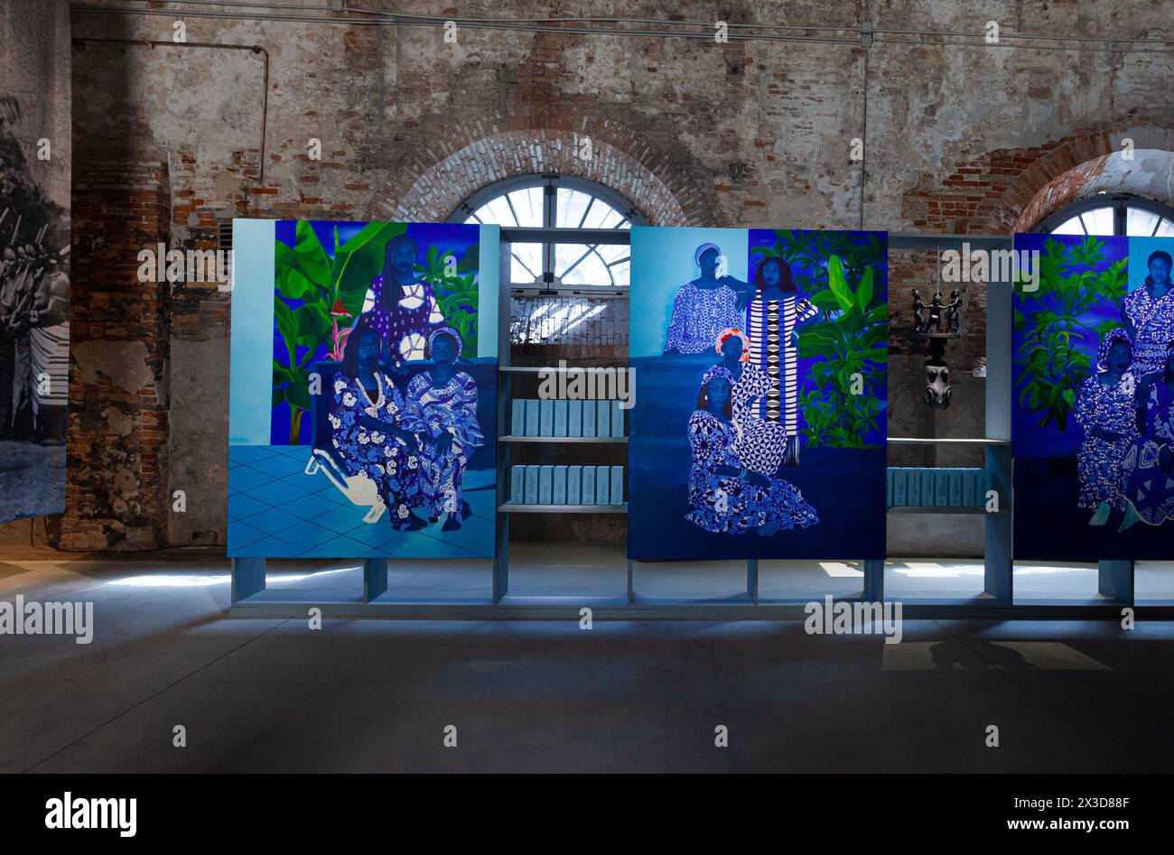 Venedig, Italien - 18. April 2024: Die Installation mit dem Titel Everything Precious for the ...