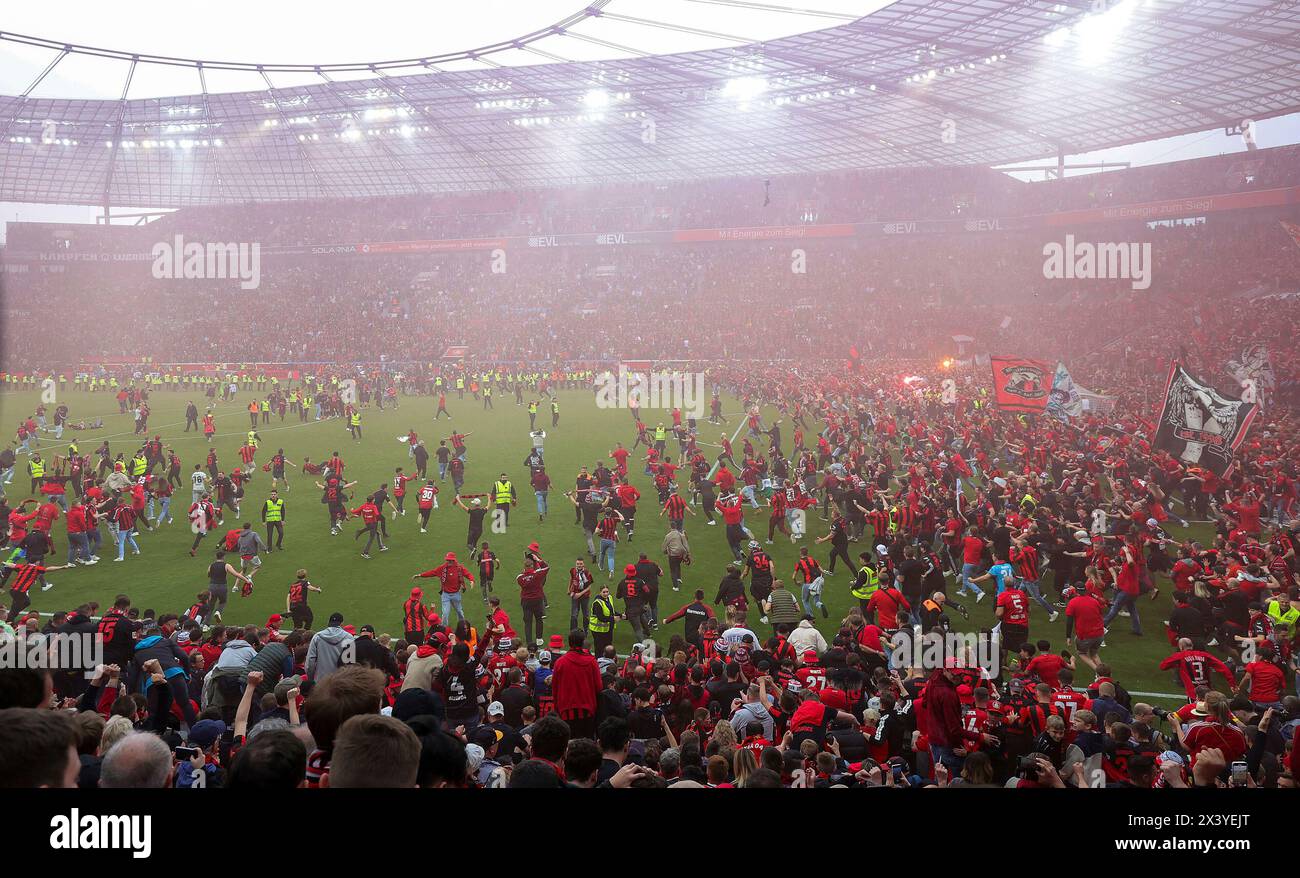 Leverkusen, Deutschland. April 2024. firo: 14.04.2024, Fußball, 1.Bundesliga, 1.Liga, Saison ...
