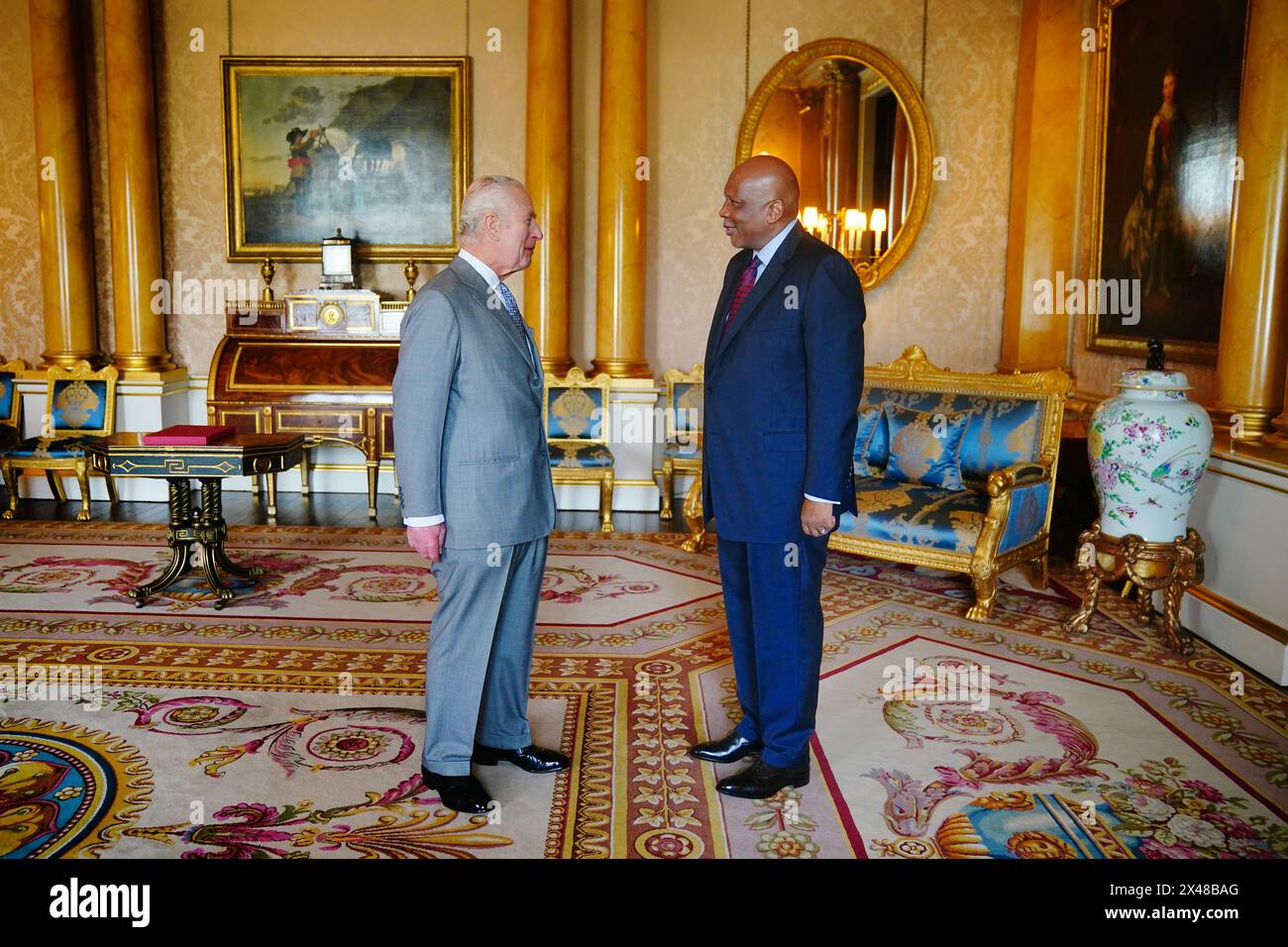 König Karl III. Während einer Audienz mit Letsie III. Dem König von ...