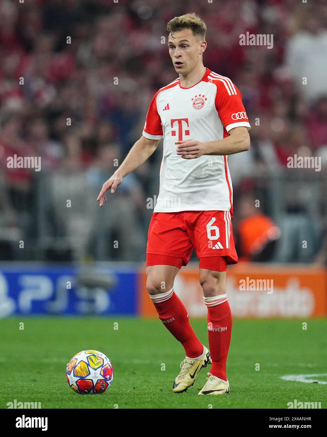 Joshua Kimmich von Bayern München spielte am 30. April 2024 im Allianz ...