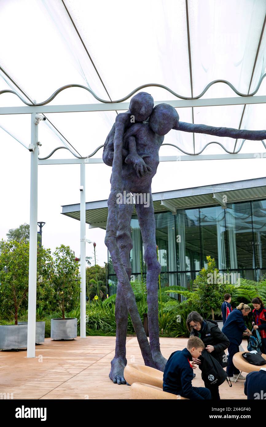 Art Gallery of New South Wales, riesige Bronzeskulpturen von Francis ...