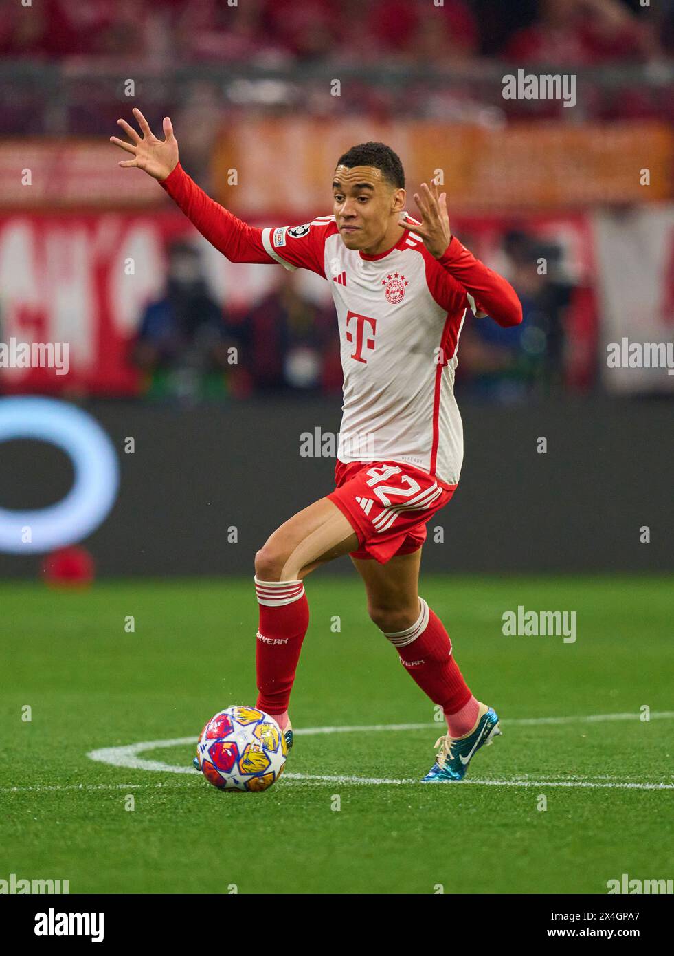 Jamal musiala body -Fotos und -Bildmaterial in hoher Auflösung – Alamy