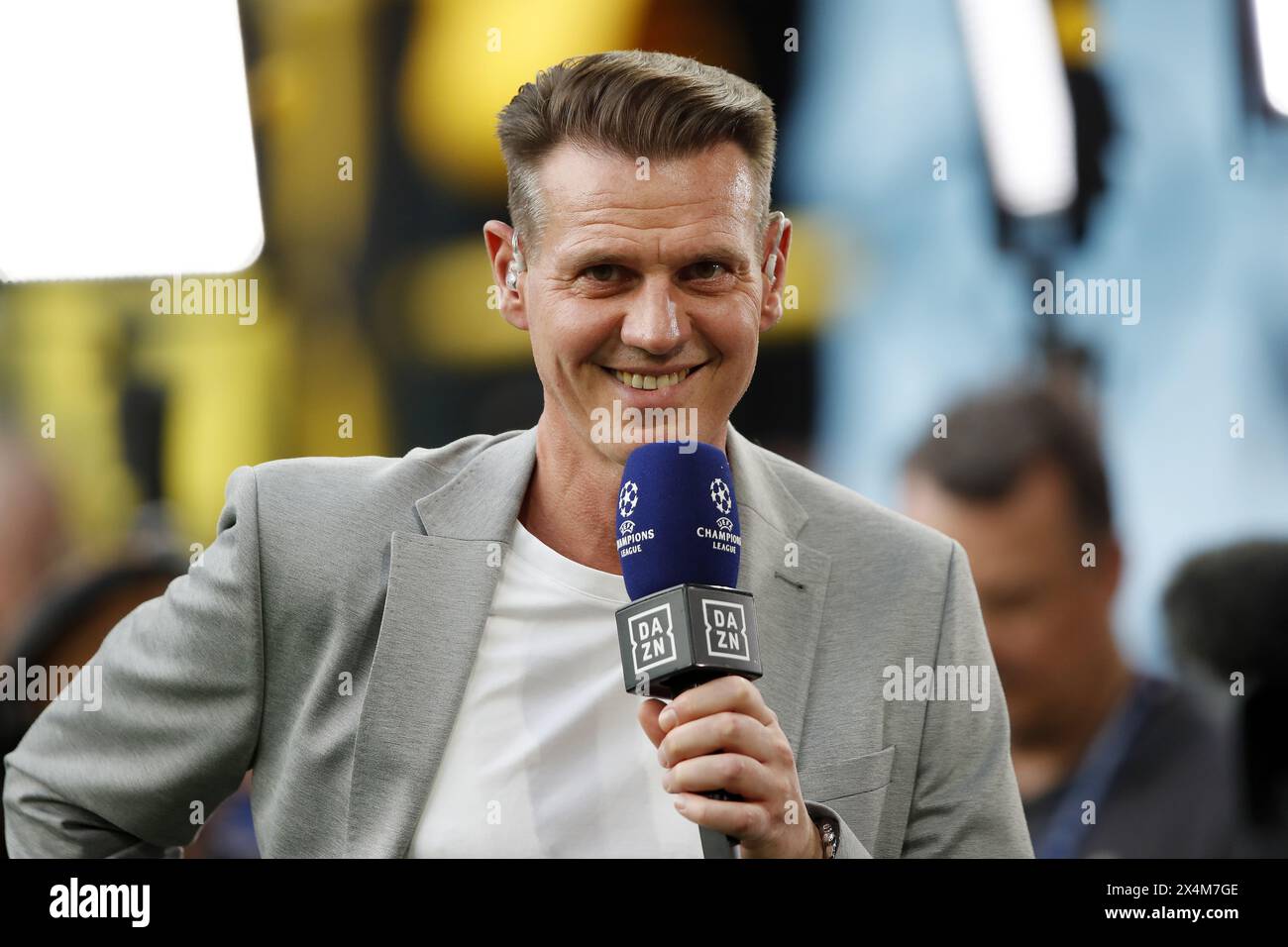 DORTMUND - TV-Moderator DAZN Tim Borowski beim Halbfinalspiel der UEFA Champions League zwischen ...