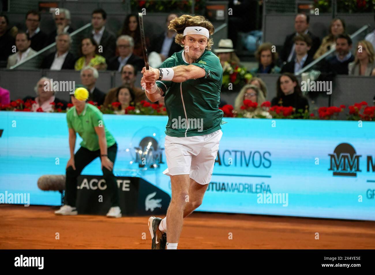 Madrid, Spanien. Mai 2024. Andrey Rublev aus Russland spielt gegen Felix Auger-Aliassime aus ...