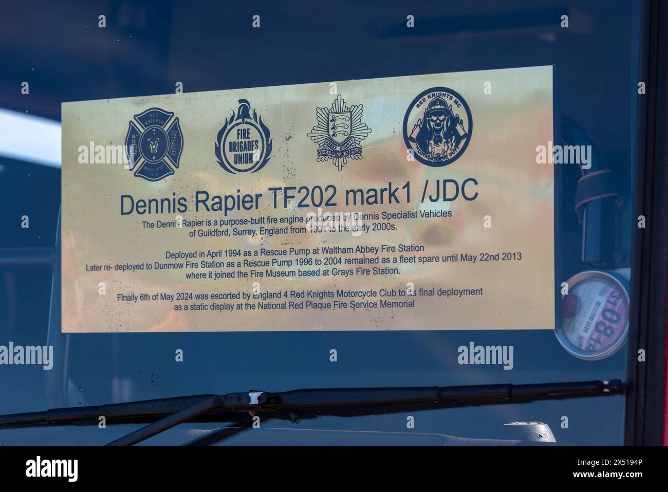 Nationales feuerwehrdenkmal mit roter gedenktafel -Fotos und ...