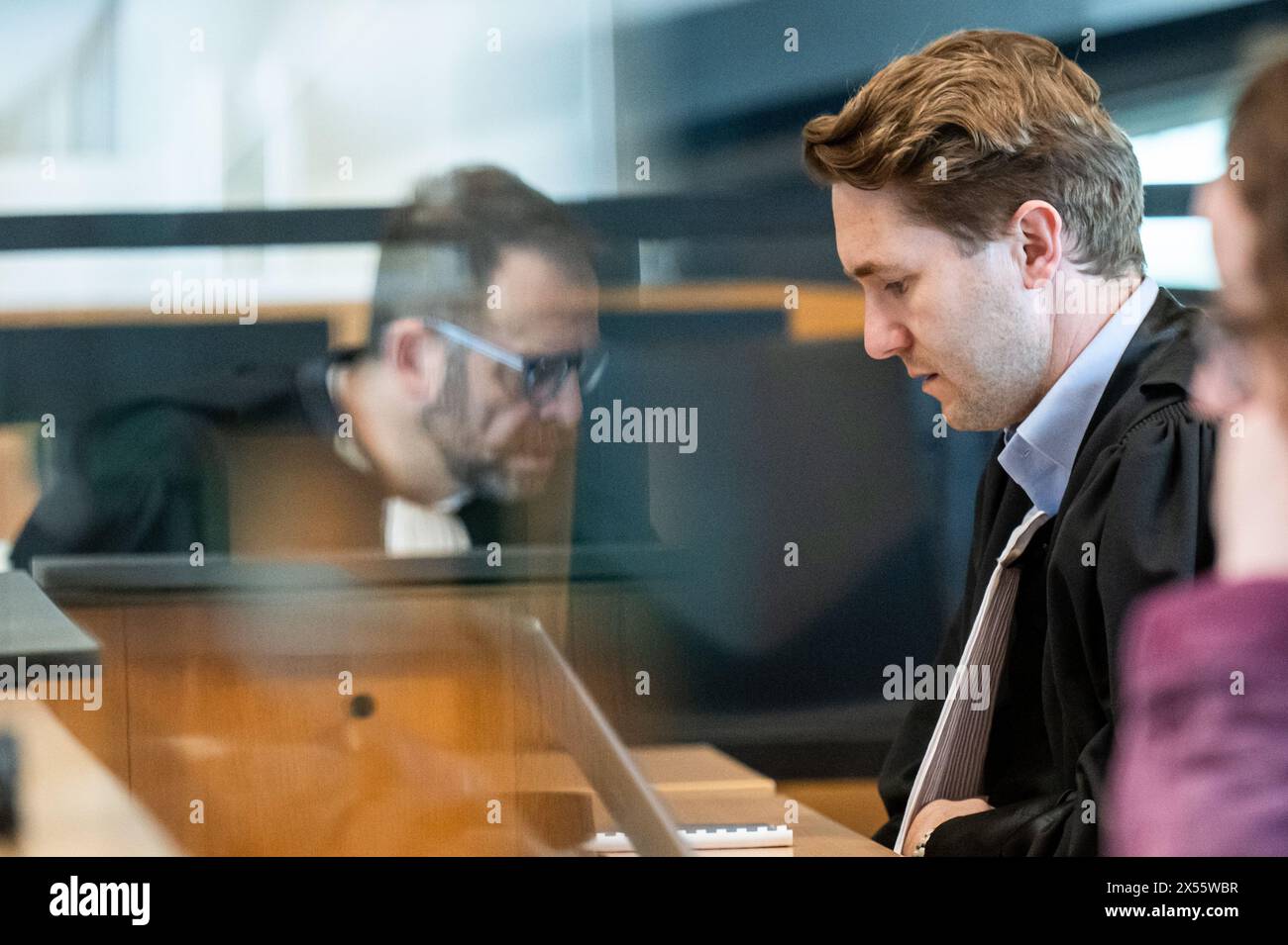 Der Anwalt Xavier Potvin (R) und der Anwalt Bart Vosters (L) sind in ...