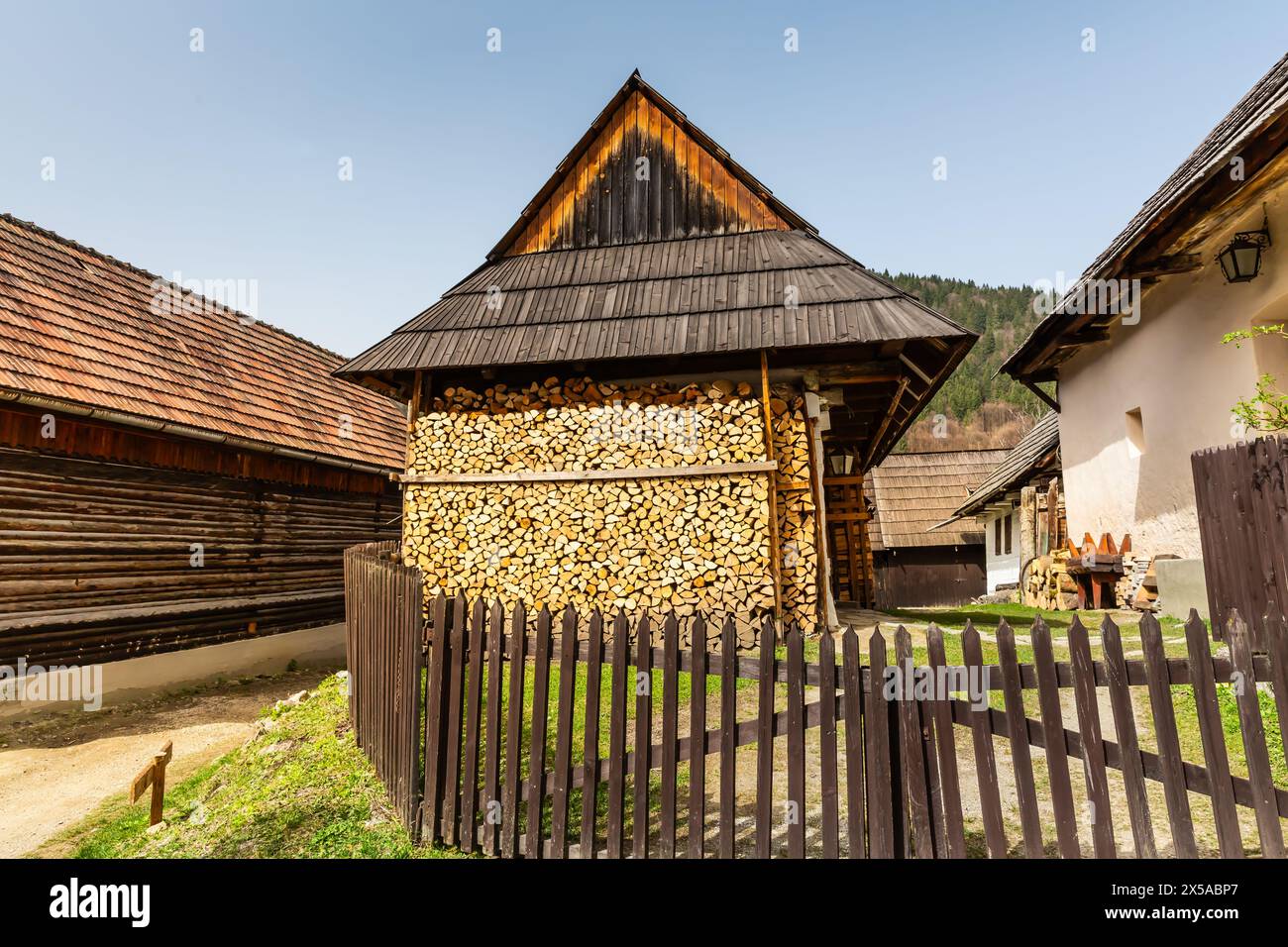 Vlkolinec, Slowakei - Monat Tag Jahr: 31. März 2024: UNESCO ...