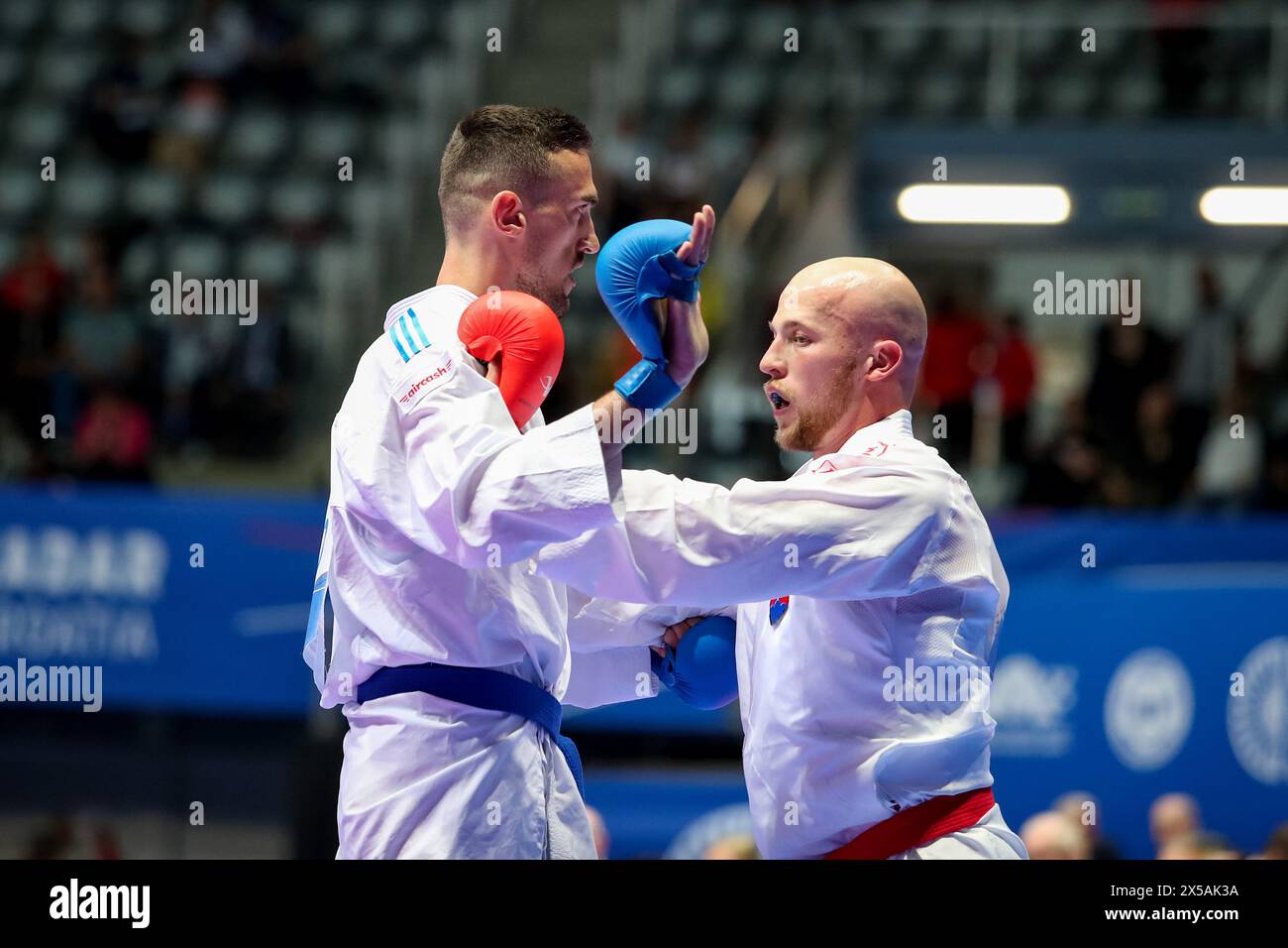 Zadar, Kroatien. Mai 2024. Ivan Kvesic (blau) aus Kroatien und Julian ...