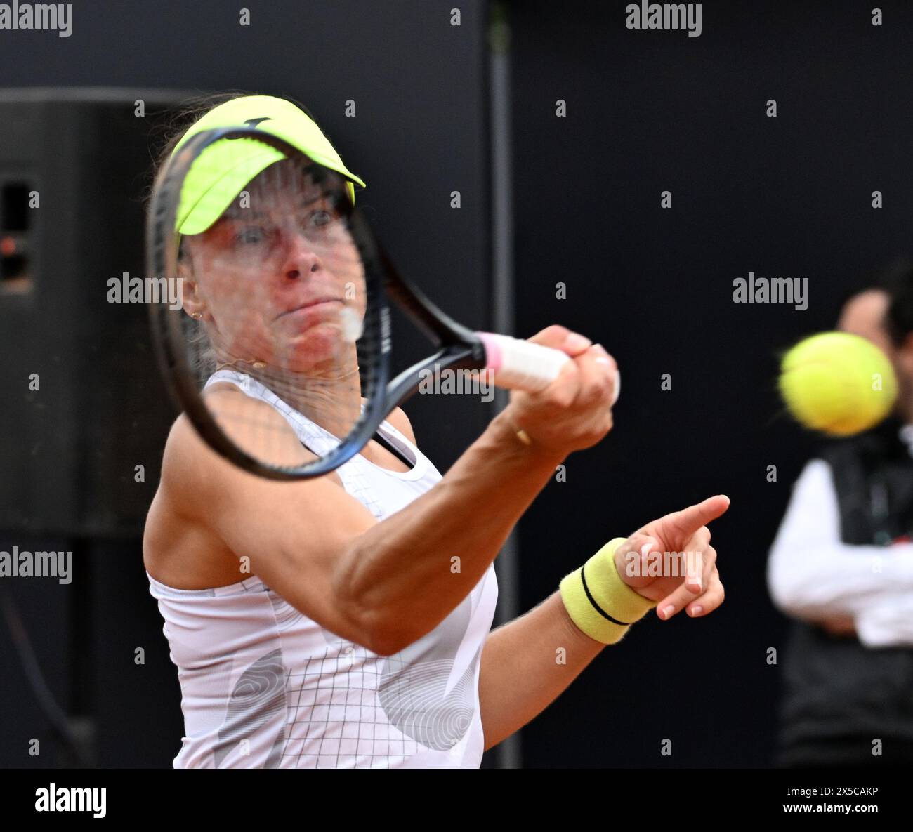 Rom, Italien. Mai 2024. Magda Linette aus Polen tritt im 1. Runde Spiel ...