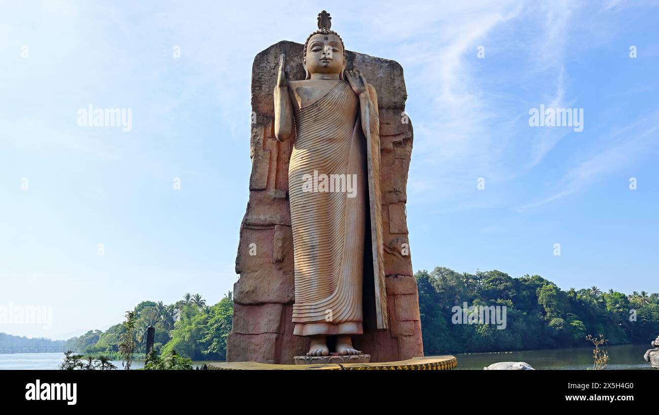 Kandy sri lanka monumento buddista -Fotos und -Bildmaterial in hoher ...