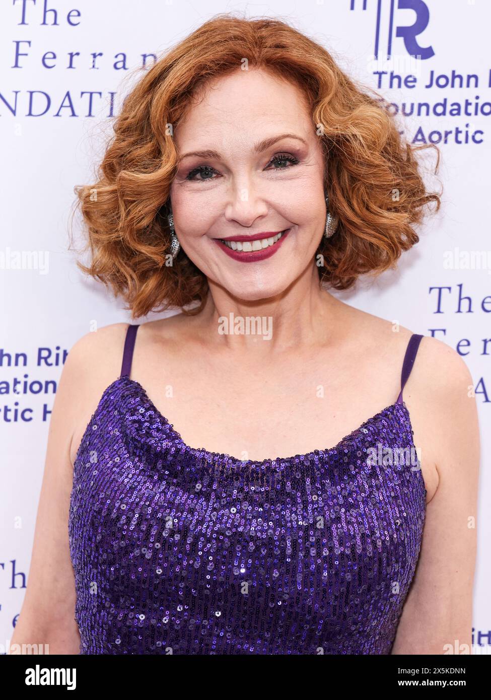 HOLLYWOOD, LOS ANGELES, KALIFORNIEN, USA - 09. MAI: Amy Yasbeck kommt ...