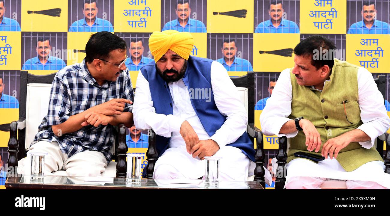 NEU-DELHI, INDIEN - 11. MAI: Delhi-Chef Arvind Kejriwal mit Punjab cm Bhagwant Mann, den AAP ...