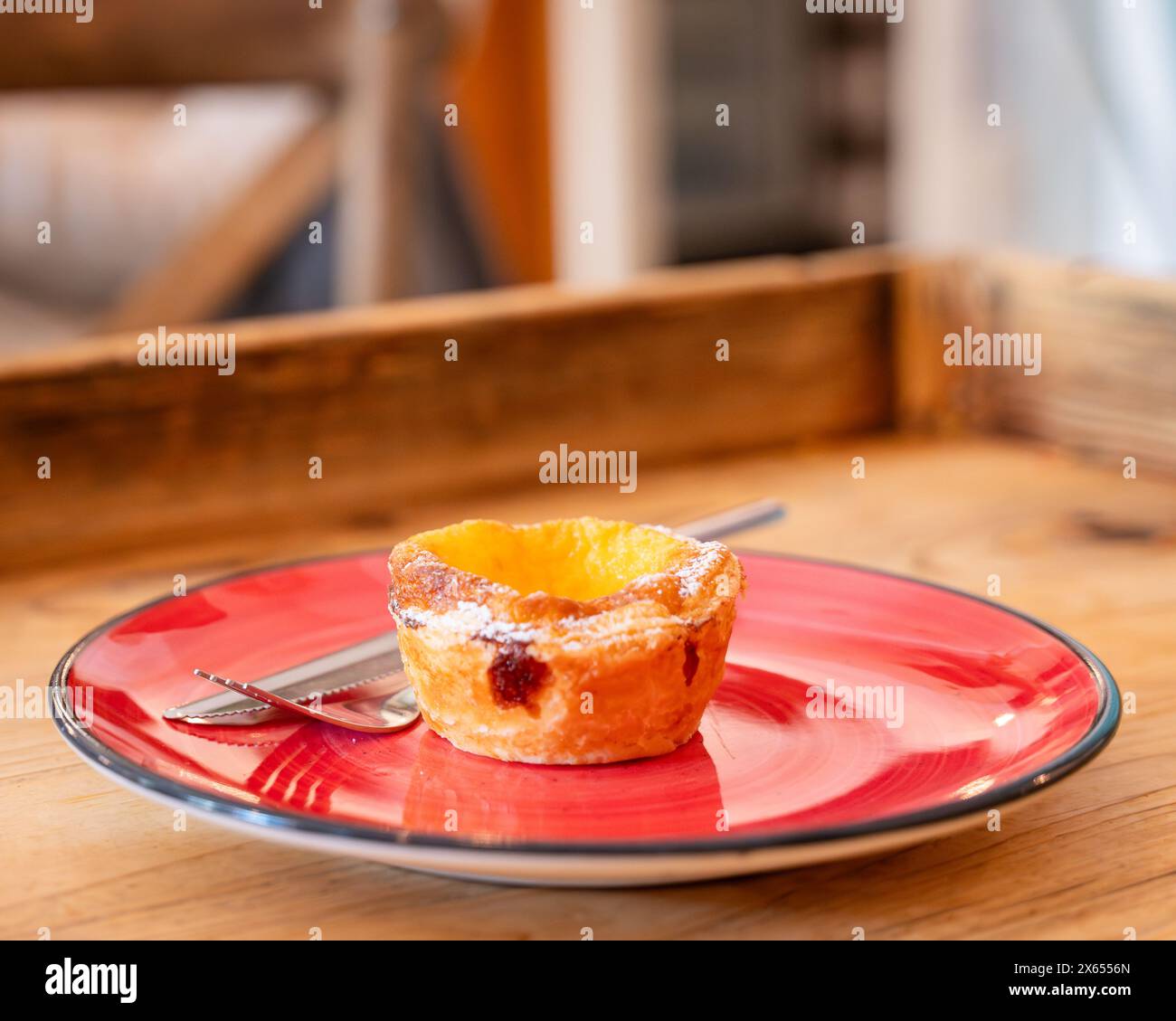 Eine portugiesische puddingtorte -Fotos und -Bildmaterial in hoher ...