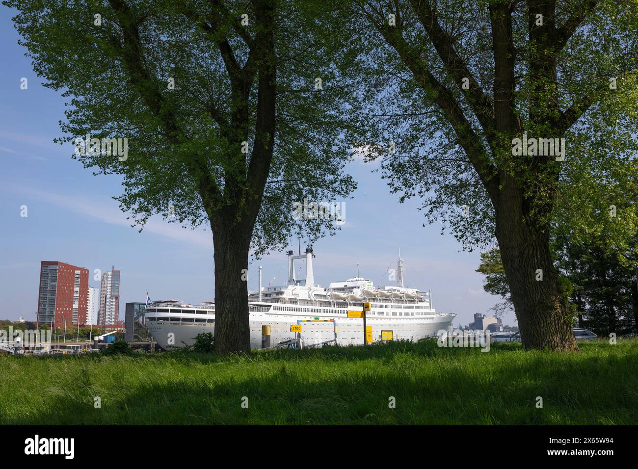 'SS Rotterdam', ehemaliges Flaggschiff der Holland-Amerika-Linie, heute ...