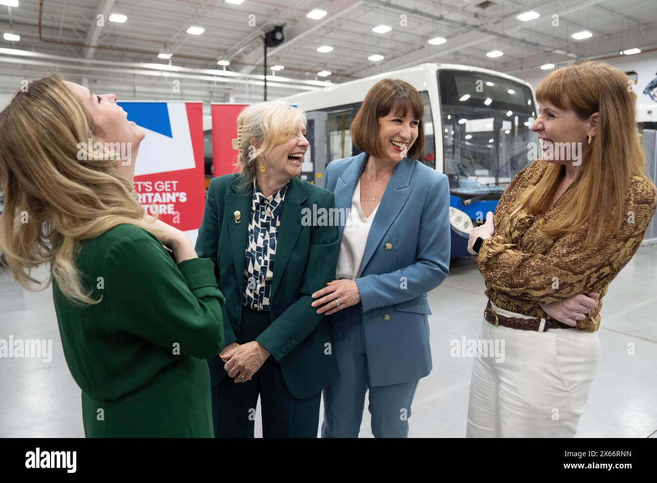 (Von links nach rechts) Bürgermeister der Nordosten Kombinierten ...