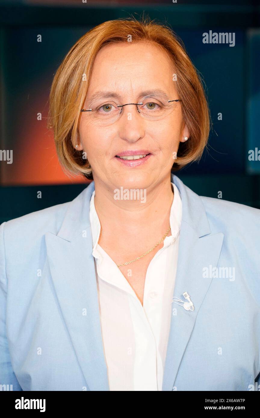 Beatrix von Storch in der ARD-Talkshow hart aber fair im Studio ...