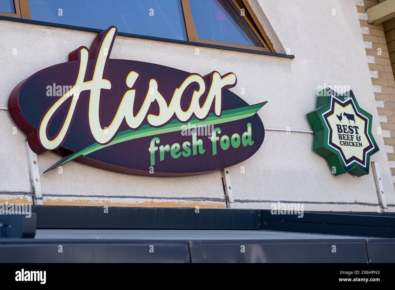 Berlin, Deutschland. Mai 2024. Das Logo der Snackbar „Hisar Fresh Food ...