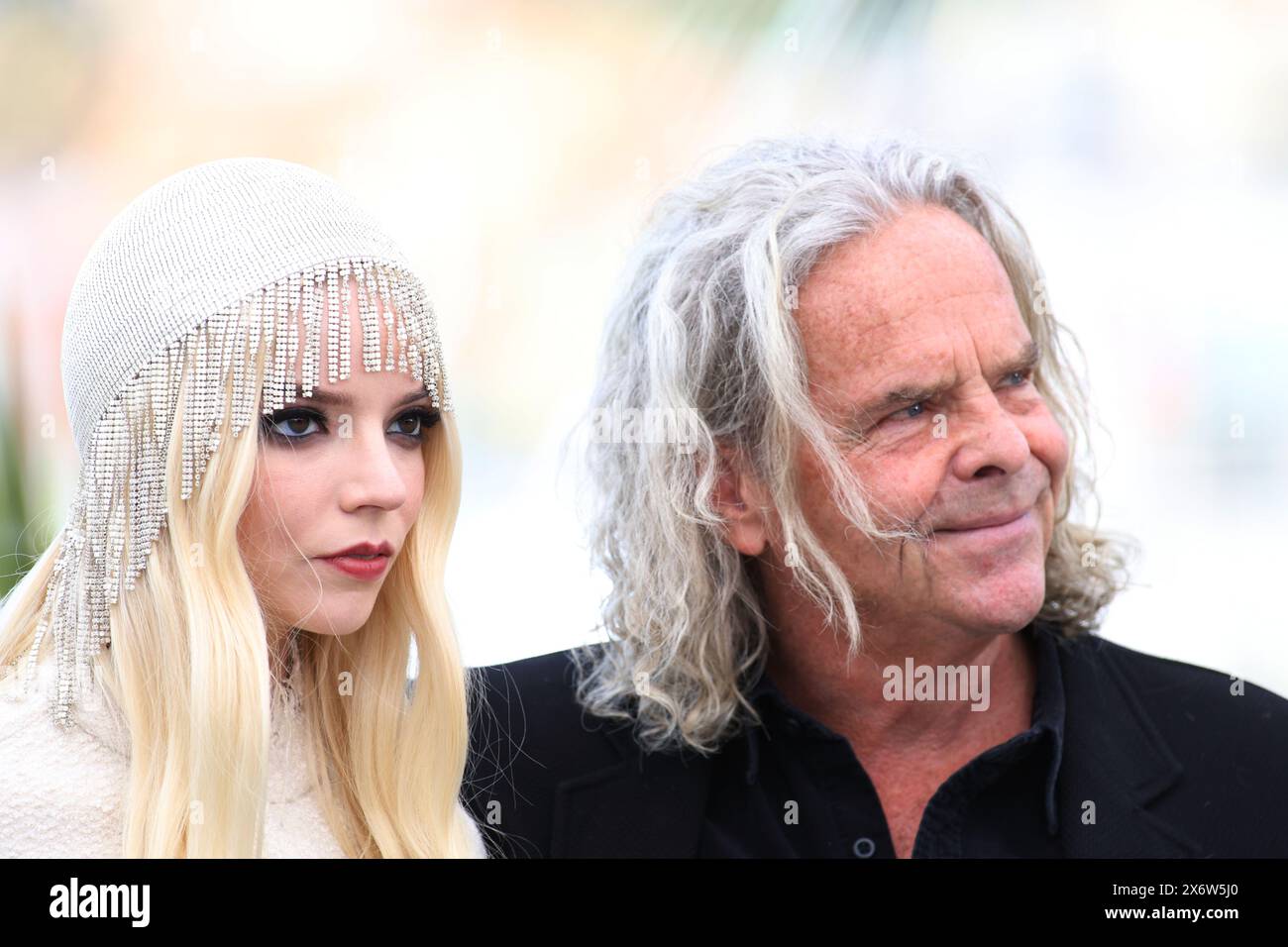 CANNES, FRANKREICH - 16. MAI: Anya Taylor-Joy und Doug Mitchel beim ...