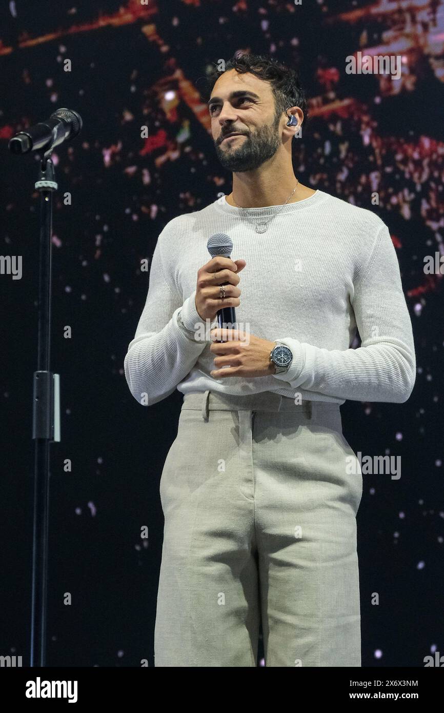 Marco Mengoni Gast bei den italienischen Songwritern Gazzelle ... Marco Mengoni Gast bei den italienischen Songwritern Gazzelle ...