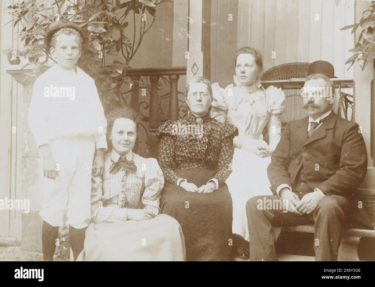 Schwestern martha und maria -Fotos und -Bildmaterial in hoher Auflösung – Alamy