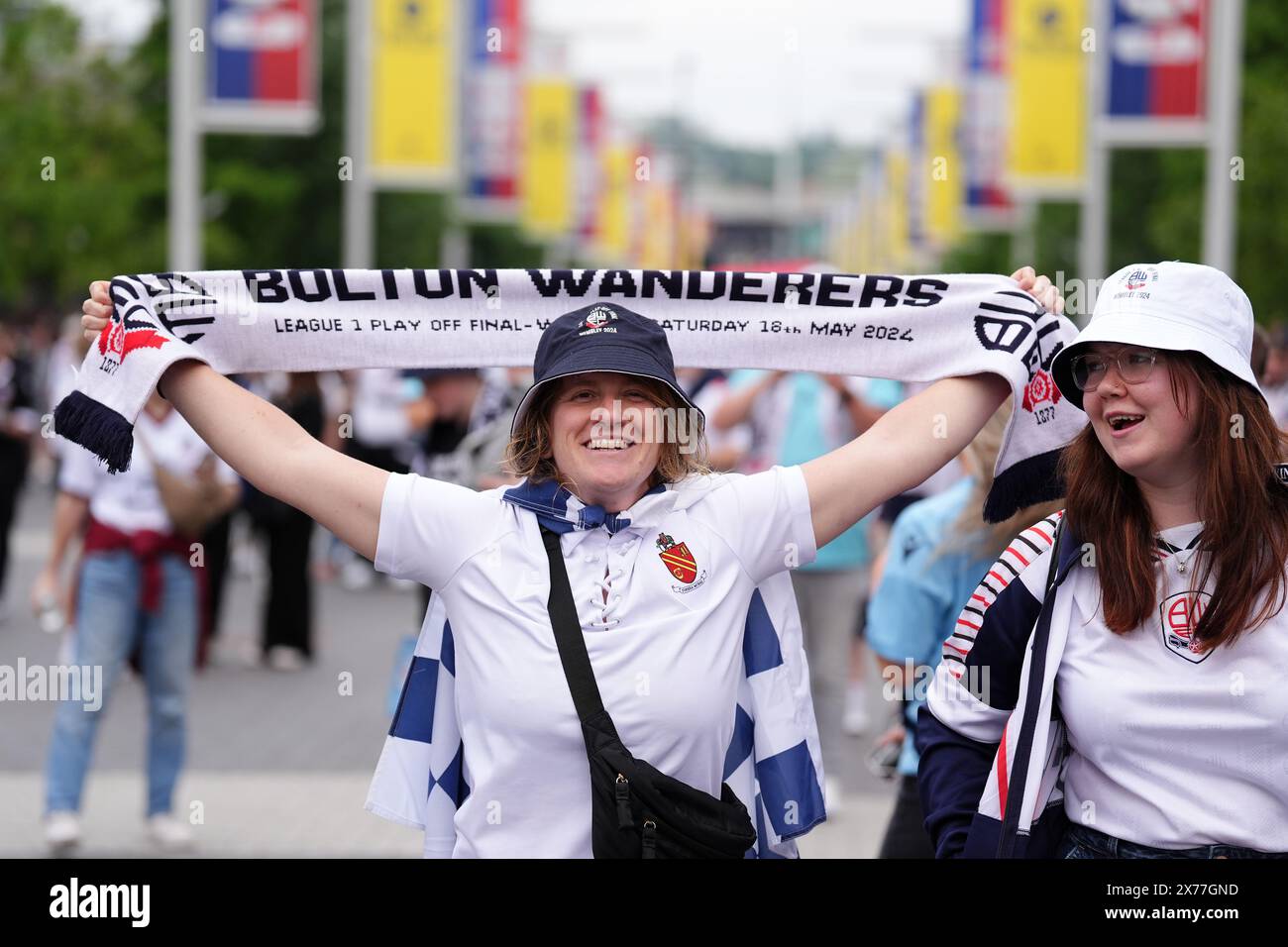 Bolton Wanderers Fans vor dem Play-off-Finale der Sky Bet League One im ...