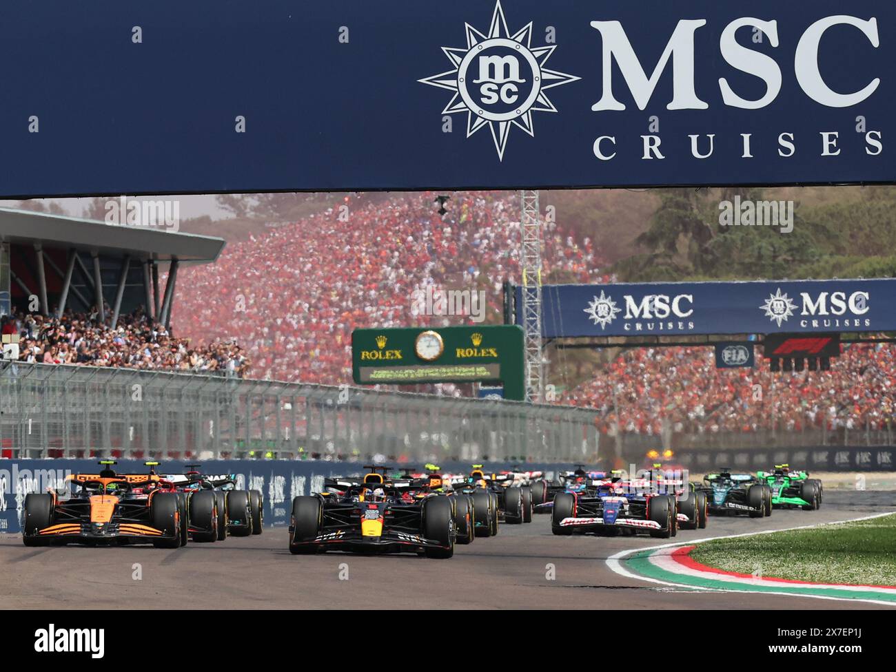 Imola, Italien. Mai 2024. Die Fahrer treten während des Formel-1-Emilia ...