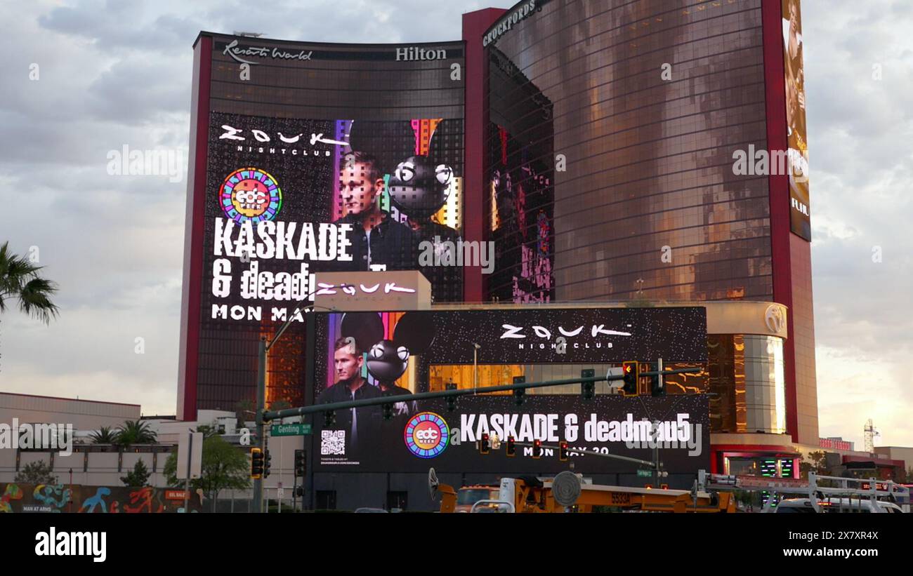 Las Vegas, Nevada, USA 14. Mai 2024 Musiker/DJ Kaskade & Deadmau5 Resorts World Reklametafeln ...