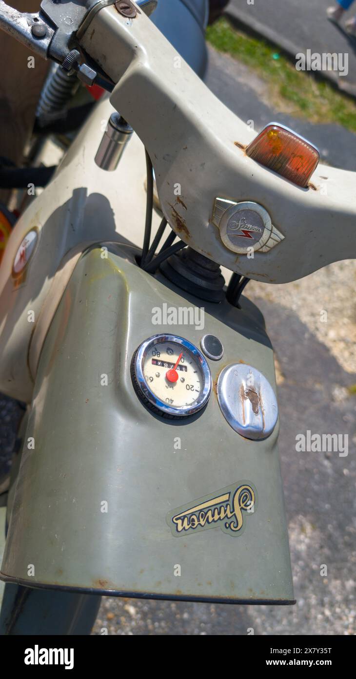 Simson moped -Fotos und -Bildmaterial in hoher Auflösung – Alamy