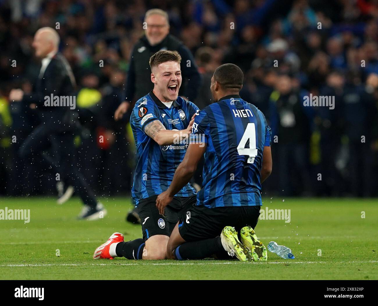Emil Holm (links) und Isak Hien feiern den Sieg nach dem Finale der ...
