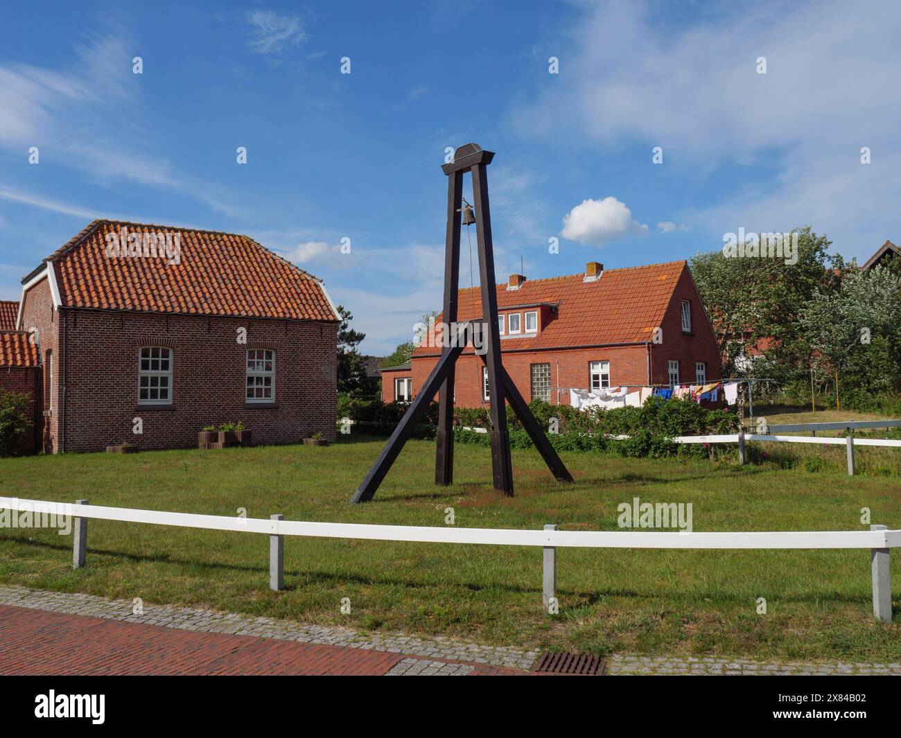 Glockenturm auf einem bauernhaus -Fotos und -Bildmaterial in hoher Auflösung – Alamy