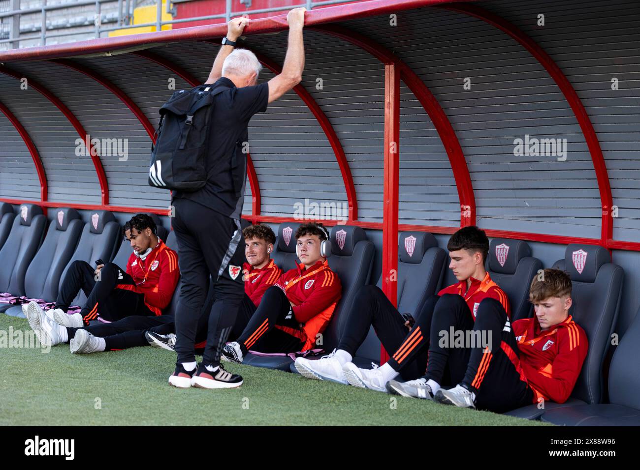 LARNACA, ZYPERN - 23. MAI 2024: Cymru u17 gegen Österreich bei der UEFA ...